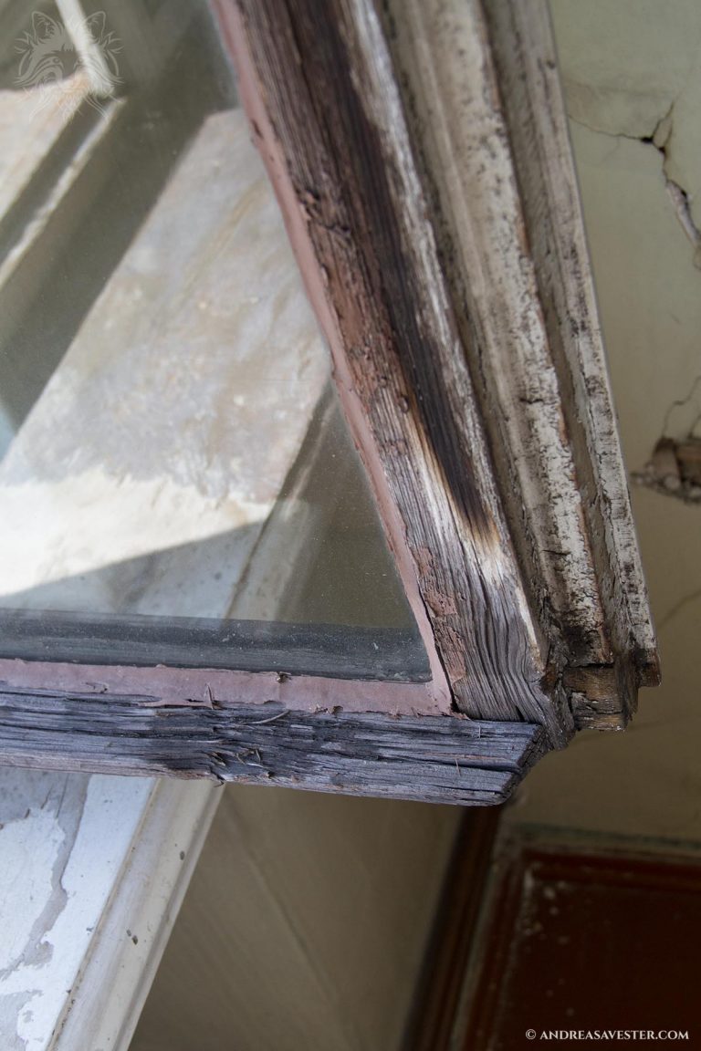 How to Restore and Repair Old Wooden Windows